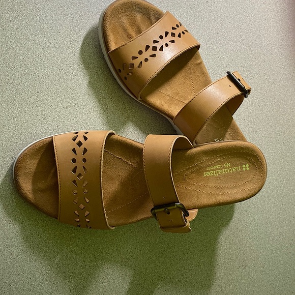 Naturalizer | Shoes | Naturalizer Sandals Size 9 Leather Gently Used ...